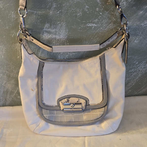 Coach | Bags | Coach Vintage Hobo Pythongator Crossbodyhand Cream Bag ...